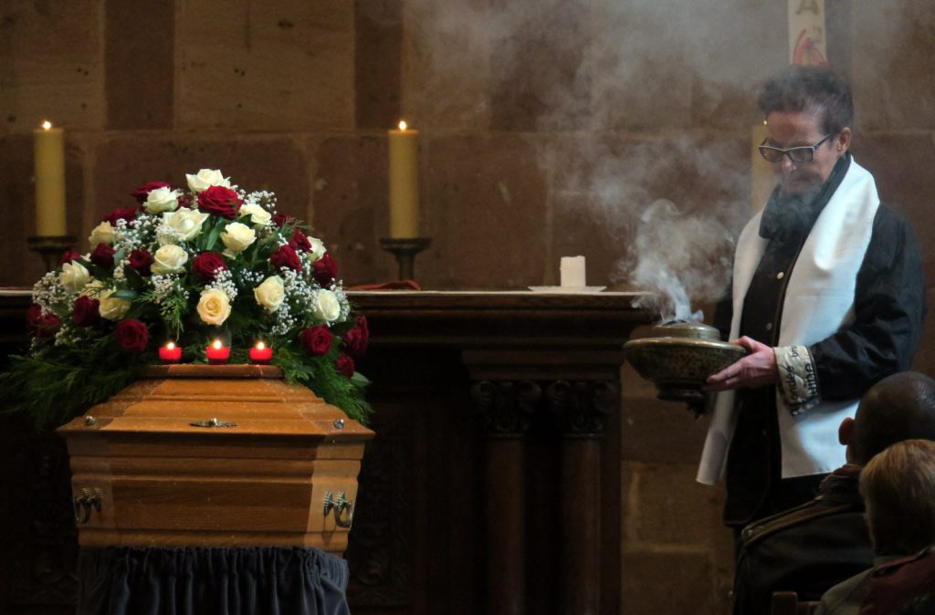 Célébration des funérailles : description des étapes