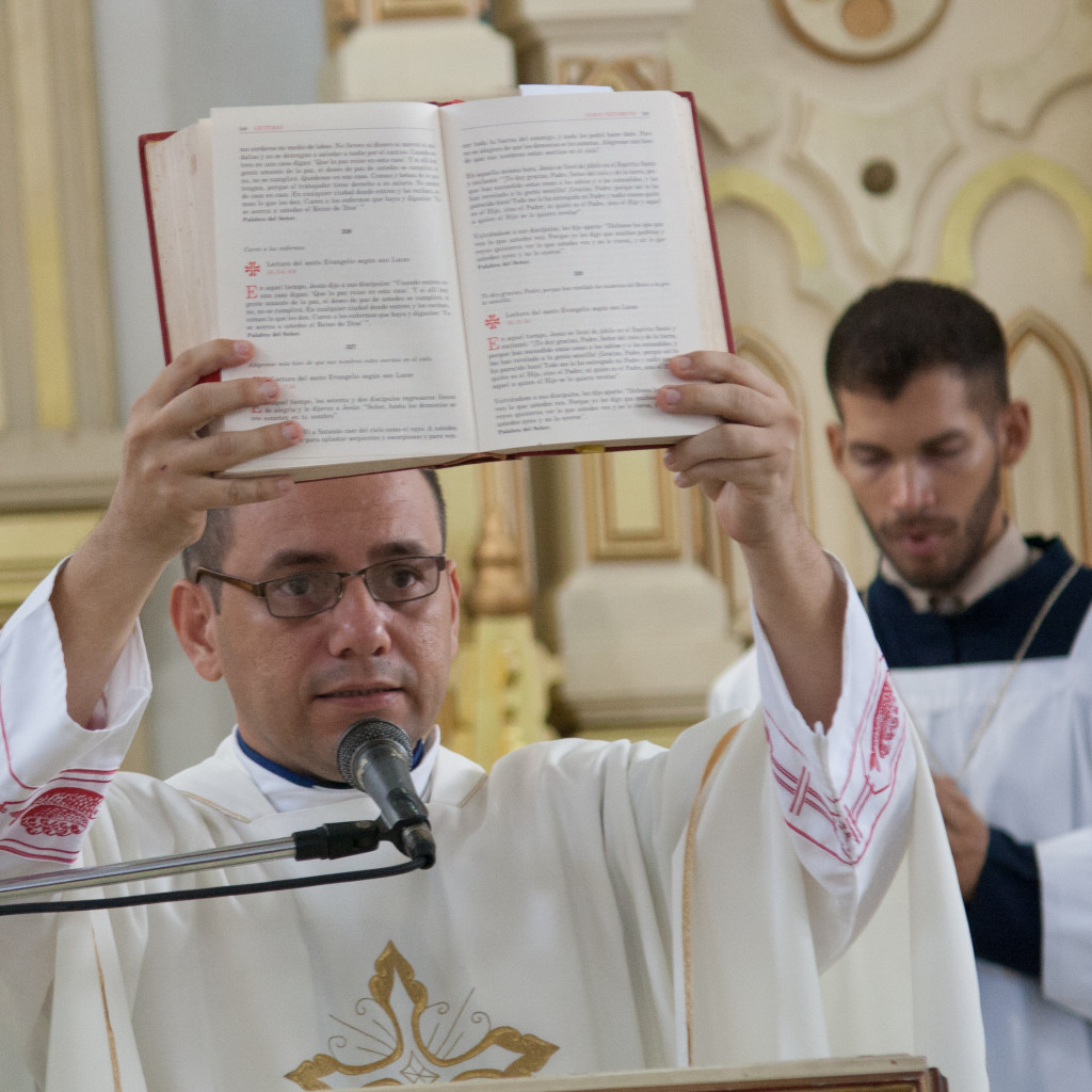 Missel du prêtre ou missel des fidèles ? | Liturgie et Sacrements